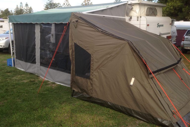 Extra room in 30 seconds with the Oztent RV4