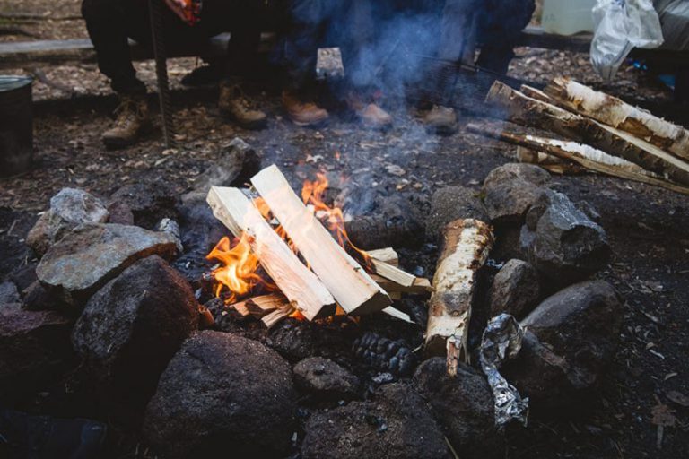 Beginner's Guide to Starting a Campfire | Snowys Blog