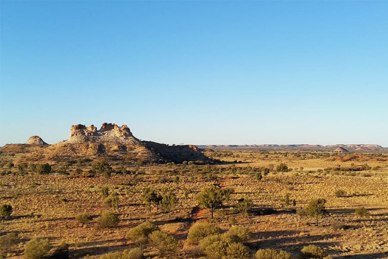 Exploring Chambers Pillar in the Northern Territory | Snowys Blog