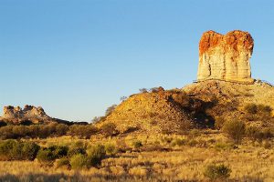 Exploring Chambers Pillar in the Northern Territory | Snowys Blog