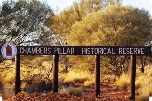 Exploring Chambers Pillar in the Northern Territory | Snowys Blog