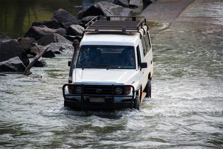 The Ultimate Guide to 4WD Roof Racks | Snowys Blog